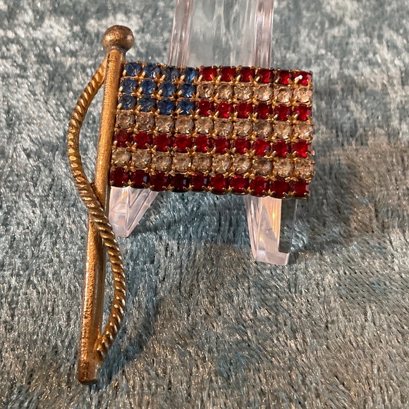 No Brand | Jewelry | Vintage Red White And Blue Crystal Flag ...